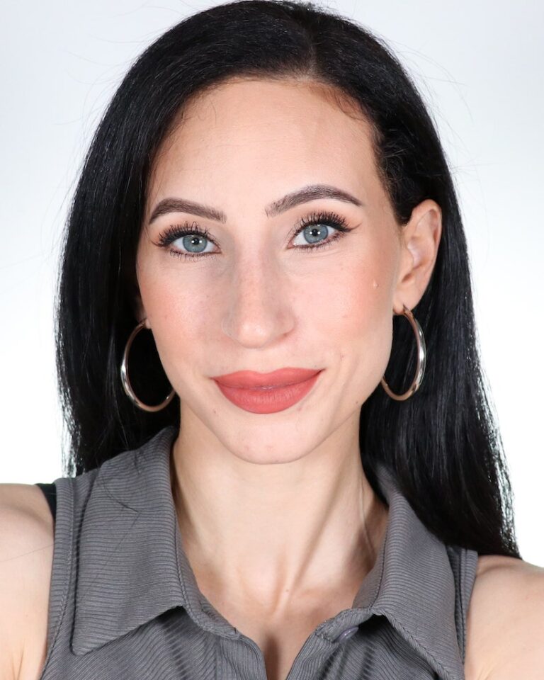 ASTRA OUTLINE LIP PENCIL RECENSIONE & SWATCHES - Giulia Bencich Blog